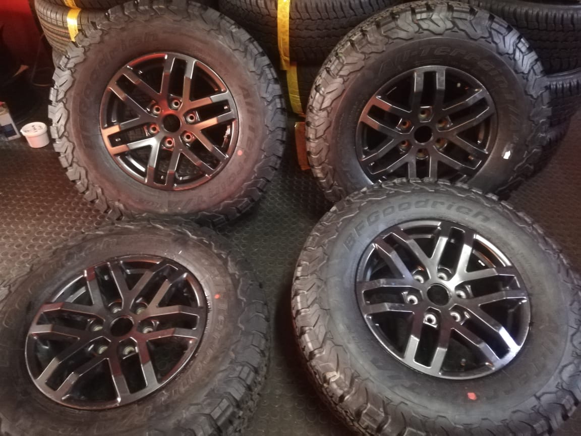 17inch Ford Raptor original mags with brand new 285/70/17 BF GooDrich ...