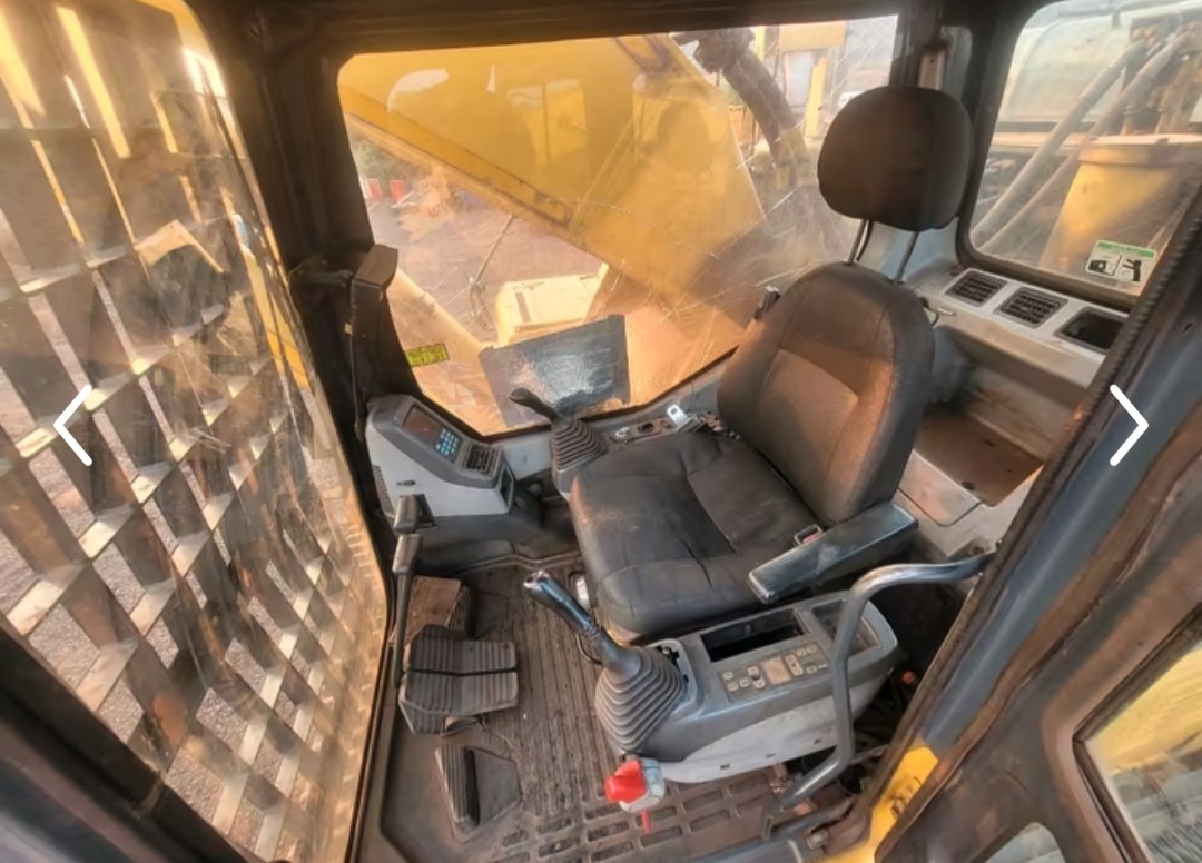 Komatsu PC600-7 2008 Excavator | Junk Mail