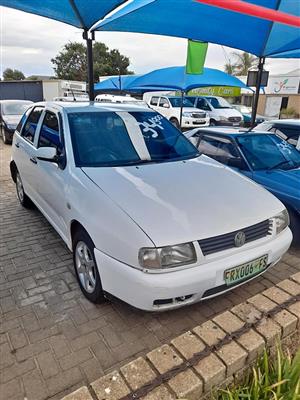 Volkswagen Polo Playa 1.6i | Junk Mail