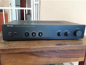 Rotel Integrated Stereo Amplifier RA 810A | Junk Mail Marketplace